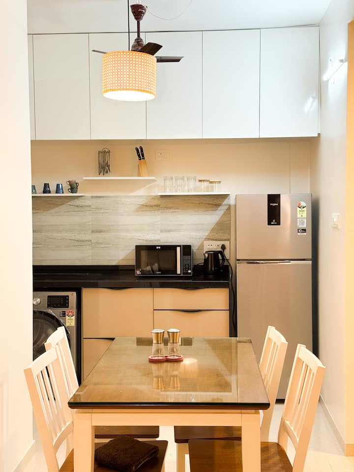 Modern 1bhk, Green Views, Walk To Osho Garden - Pune