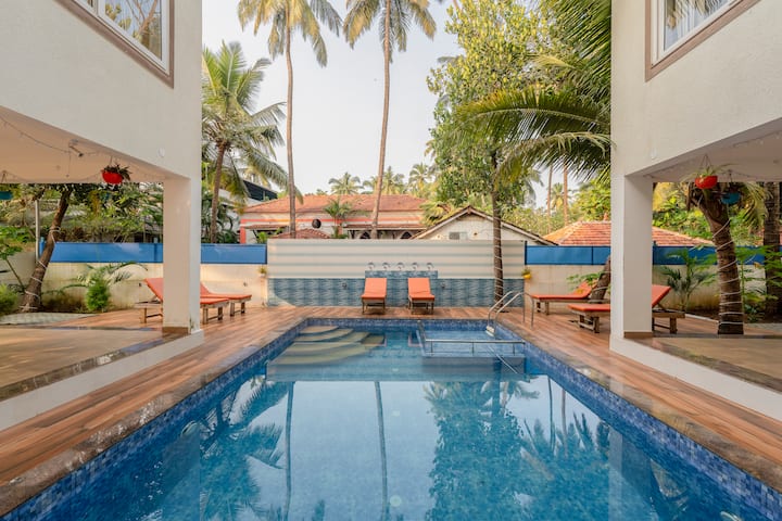 Palm Cuddles Luxe Villa | 7bhk Pool & Gym - Goa