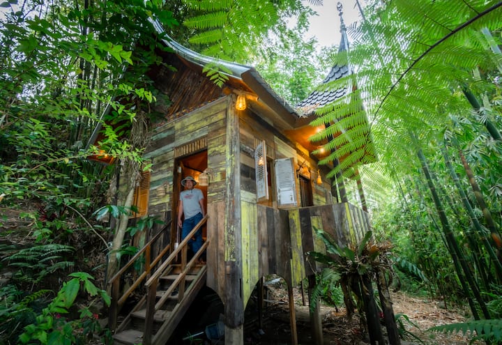 Traditional Gonjong Cabin & Bamboo Forest - Payakumbuh