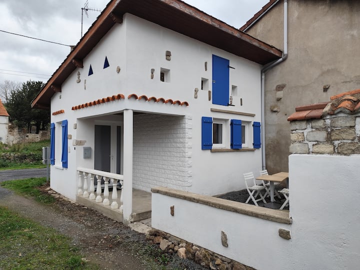 Le Cottage Coloré Du Village - Gannat