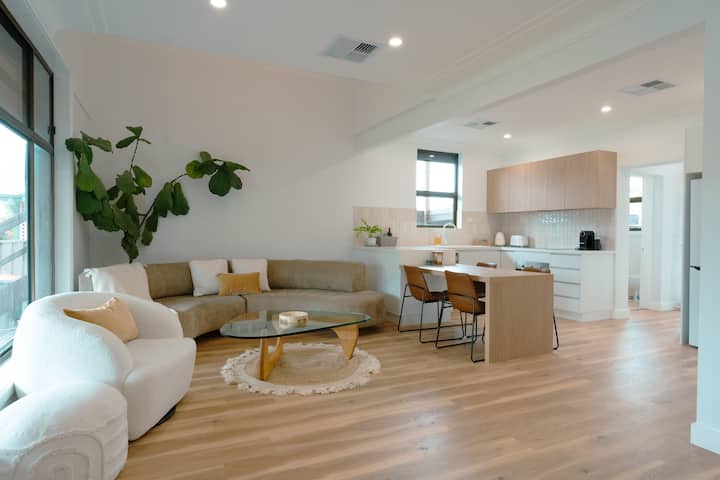 Meadows Landing - Lower Level Apartment - Wollongong