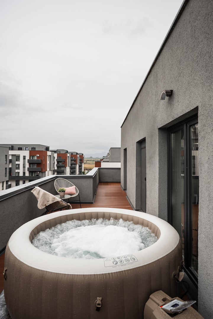 Skylark | Oslo Penthouse With Jacuzzi & Mountain - Roumanie