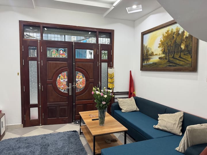 Nhà ở 4 Tầng Như Người Bản địA Gần Phố Cổ - Hanói