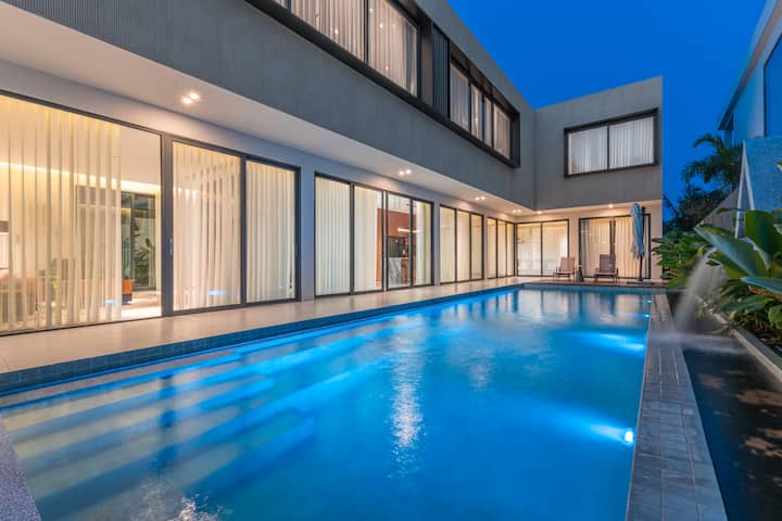 芭提雅6卧7卫全新豪华泳池别墅#ktv影音室 Pattaya Garden Pool Villa 2 - Thaïlande