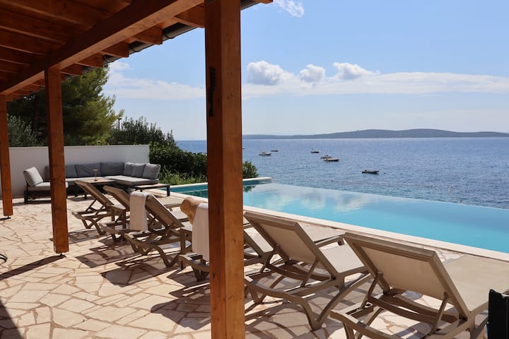 Villa Karolina - Seaside Villa - Hvar