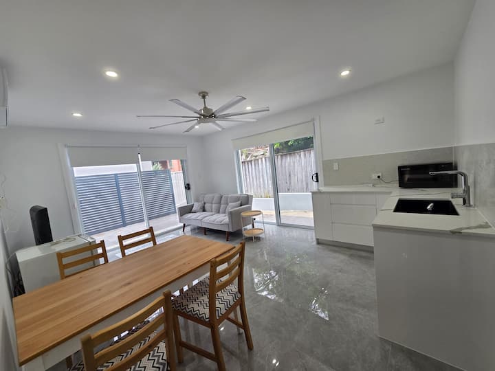 Leafy Green Hideout-castle Hill - Dural