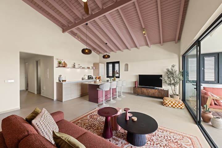Tropical Chic 2br Apartment | 20 Minutes To Mambo - Curazao
