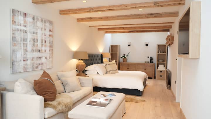 The Music Room - Moreton-in-Marsh