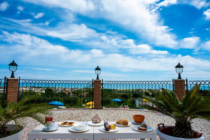 Confortevole Stanza Privata Con Colazione Inclusa - Martinsicuro