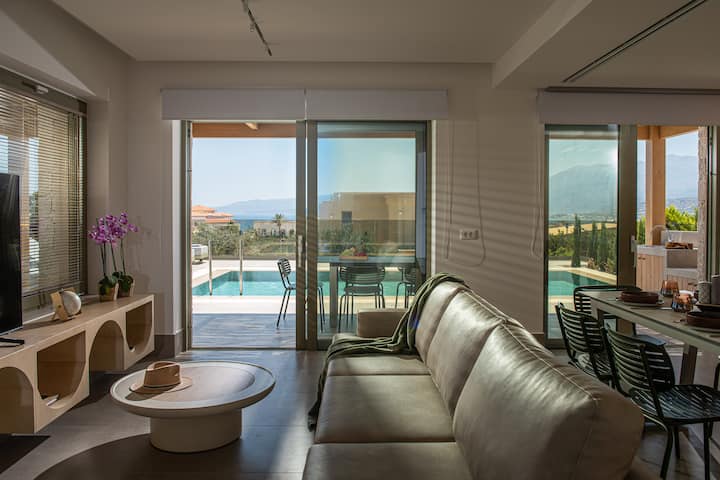 Luxury Pool Villa With 3-ensuite Br Near Sarantari - Hersonissos