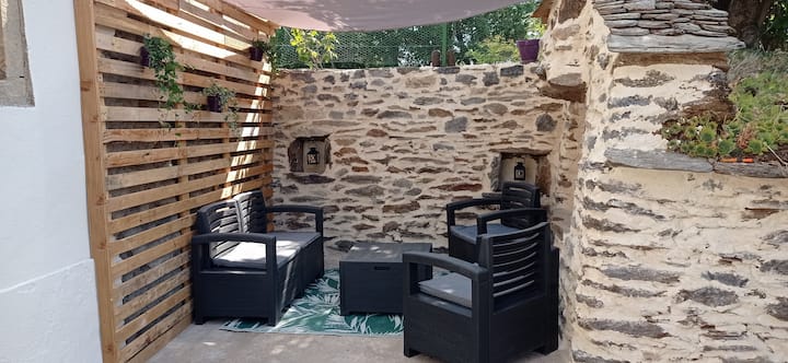 "L'oustal D'irène" Maison Rénovée Sur L'aubrac. - Aveyron