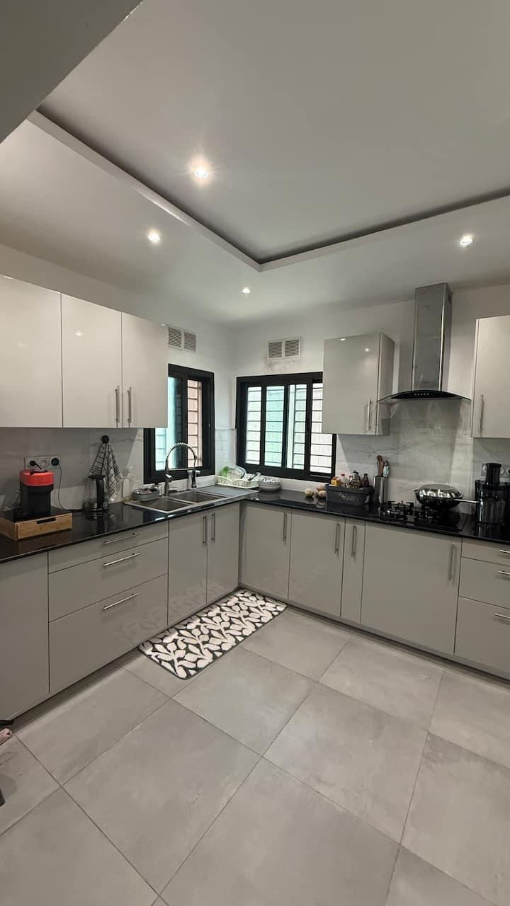 Chambre D’hôte Dans Une Jolie Maison Moderne - Abidjan