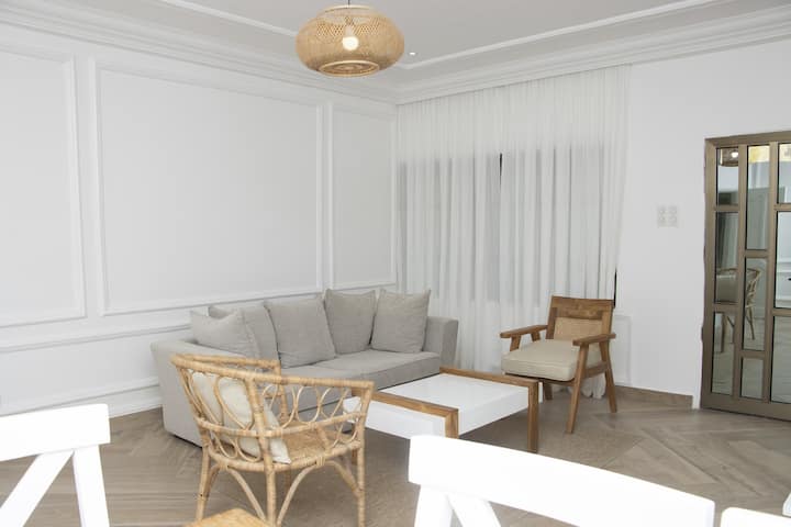 Zeitahome
Chic Appartement à 2 Min De La Plage - Cotonou