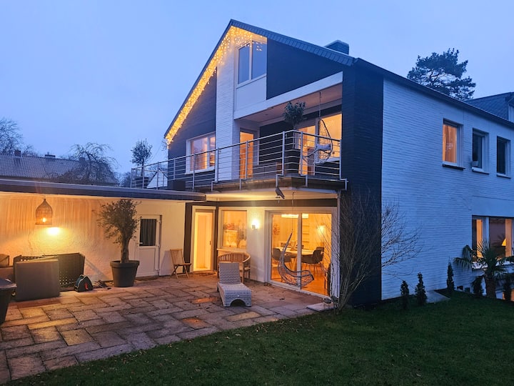 Luxury Villa Escape - 280 Sqm, Sauna, Starlink - Bonn