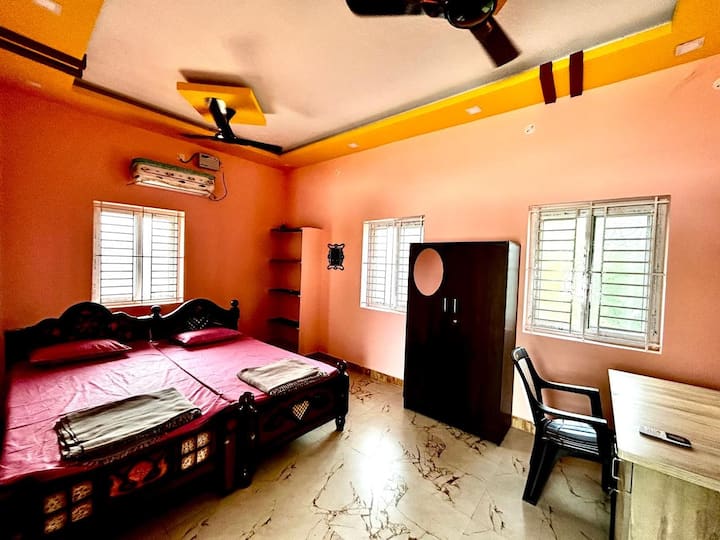 Ac Homestay Near Periyanayaki Amman Temple - Palani