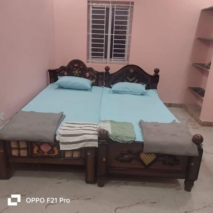 Ac Homestay Near Periyanayaki Amman Temple - Palani