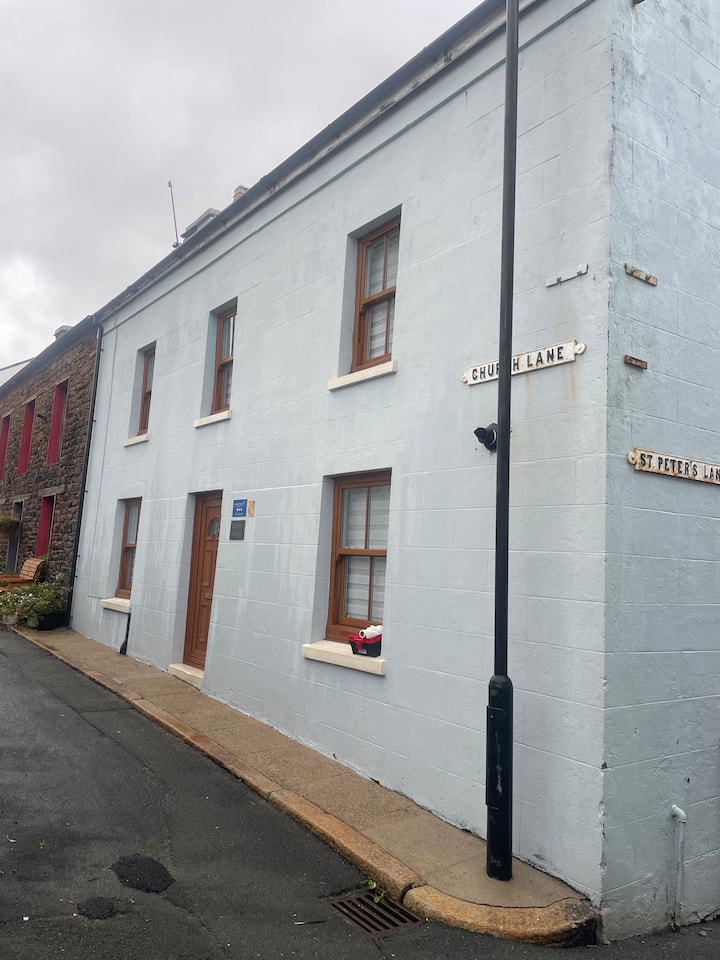 Cottage, Near The Harbour And Beach - マン島