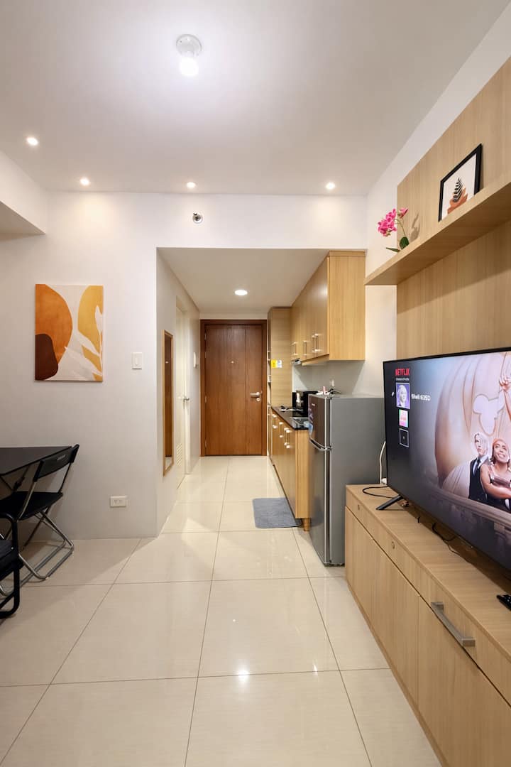 D-635 Pool‑view Condo Near Moa • Netflix+disney - Pasay
