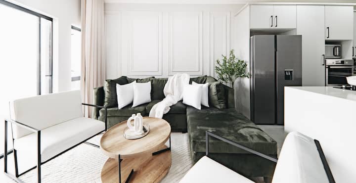 Parisian Chic Apartment - Sandton