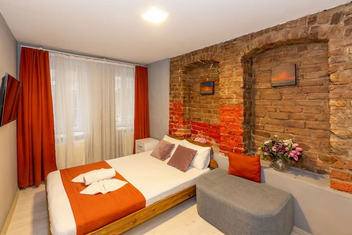 3 Minutes To Istiklal | Central Apartment For 2 - Beyoğlu