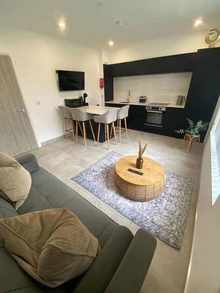 3 Bed Sleeps 6 Near Heath Hospital & City Centre - Cardiff