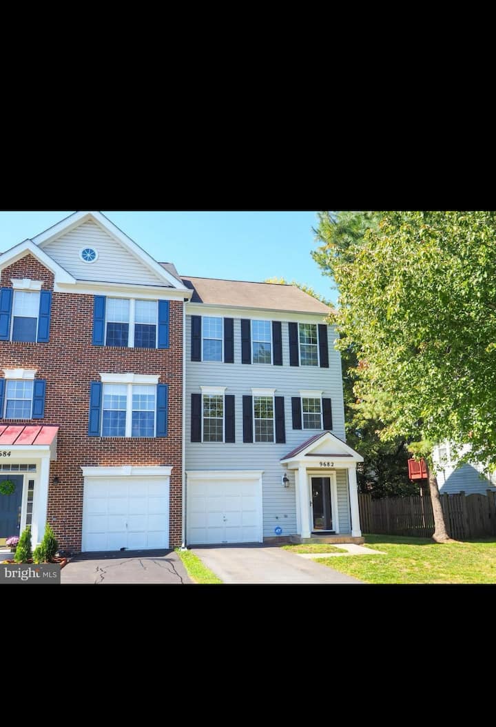 Northern Virginia Townhouse Close To Dc Priv Room - Gainesville, VA