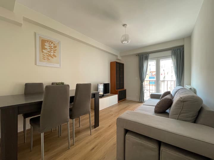 Apartamento En Calle Italia - Zaragoza, España