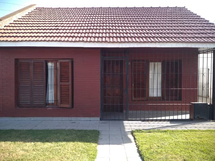 Casa Amplia Para 6 Personas - Necochea