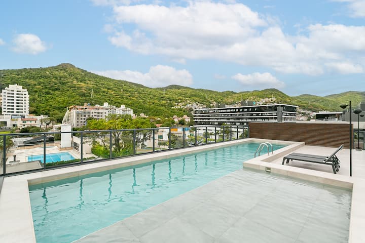 Luxury Studio – Design, Comfort & Rooftop Pool - Brazil