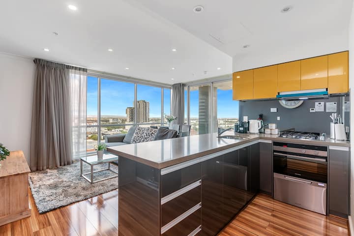 Adelaide Central Skyline Panoramic Suite Two - Adelaide