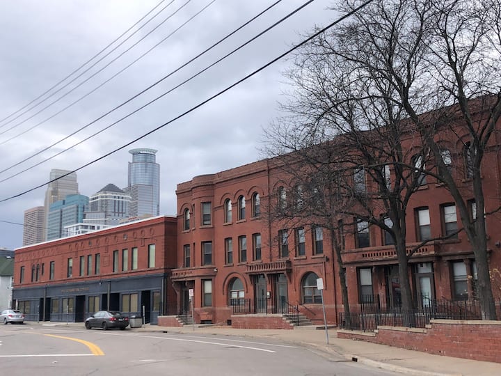 Essential Mpls! - Walk To Stadium & Convention Ctr - Target Center