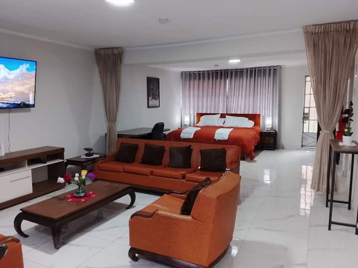 Oshwa's House: Amplia/cómoda Suite Para Parejas. - Áncash