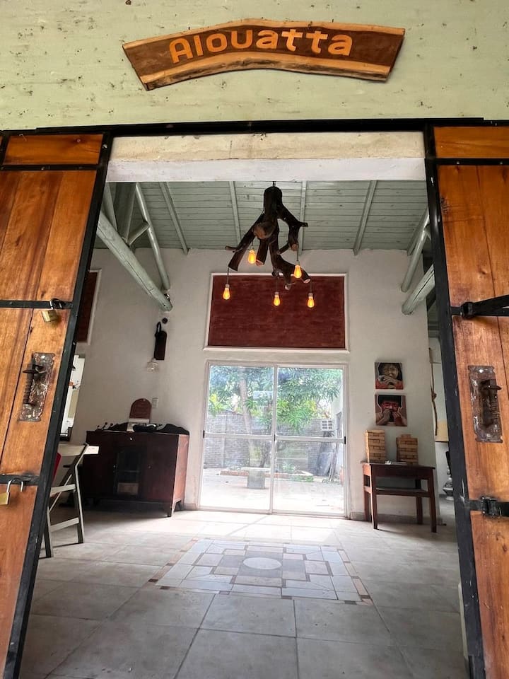 Casa En Santa Ana Con Pileta Y Frutales - Corrientes