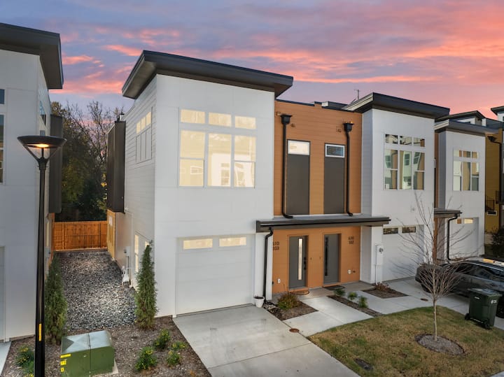 Sleek & Spacious Luxury Stay Near Downtown Raleigh - Raleigh, NC