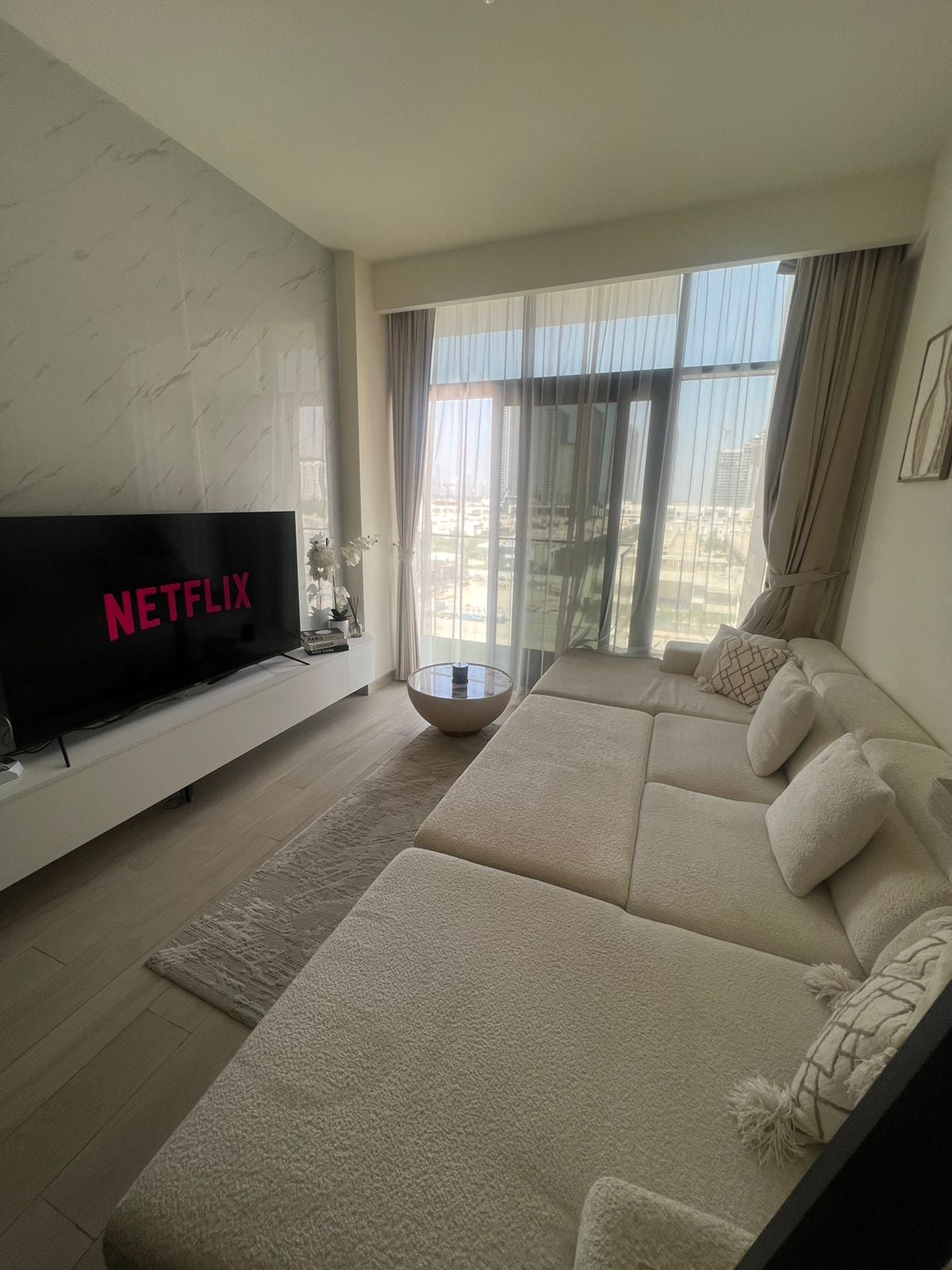 High Standing Apartment, Burj Khalifa View Ideal for Families - Flats ...