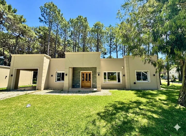 Casa En Pinamar Norte A 8 Cuadras De La Playa - Pinamar