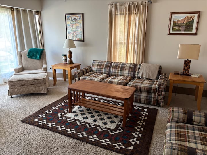 Vintage Bellaire Getaway! Walk 2 Downtown! - Torch Lake, MI