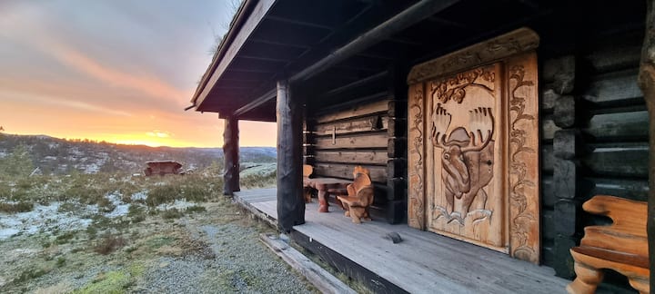 Særpreget, Pent Tømmerhytte Høyt Oppe På Fjellet. - Norvège