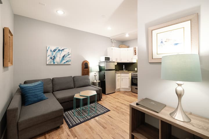 Urban Oasis 1-bedroom Near Beach - Long Beach, CA