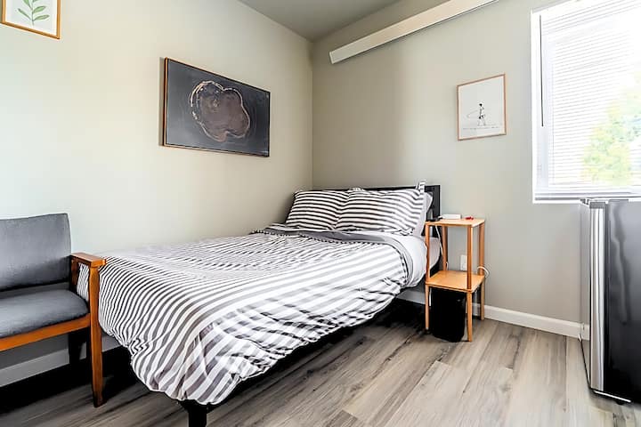 Cozy Micro Suites: Sleeps 2 | Minutes To Downtown - Tacoma, WA