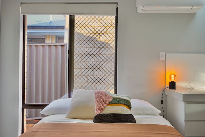 Airstayperth – Gabriel Airport House - Swan River