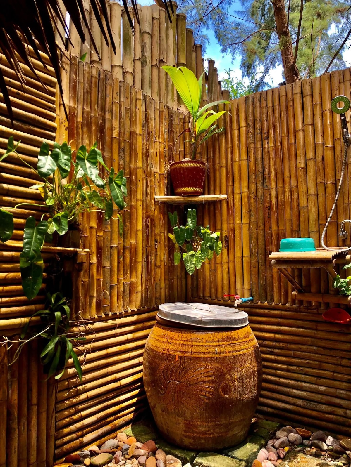 Chilling beachfront 2 Bamboo Cottages Village - Guest houses for Rent ...