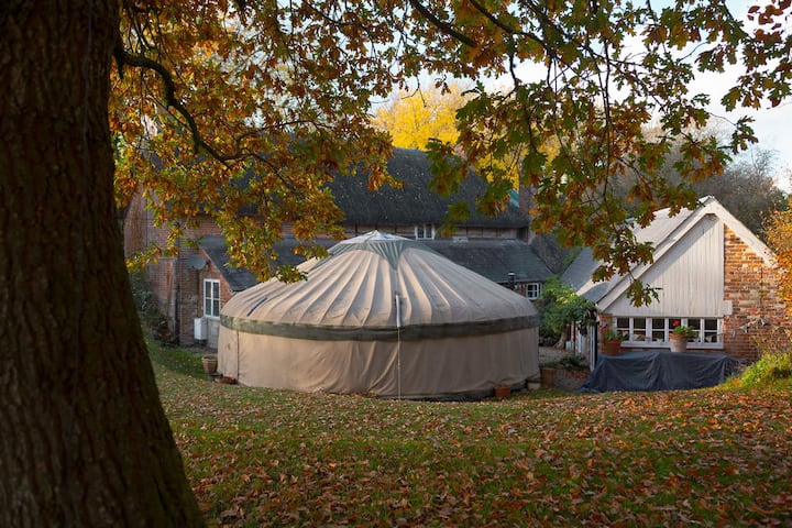 A Cosy Communal Space For Outdoor Groups. - Marlborough