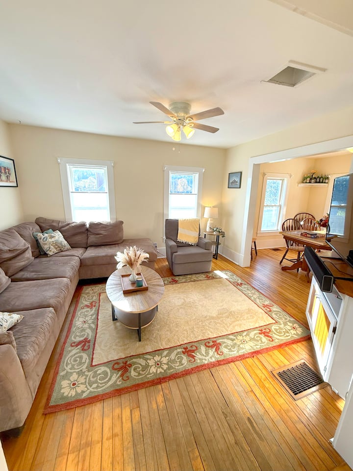 Waterbury Village Escape - Entire 3br/2ba House - Waterbury Village Historic District