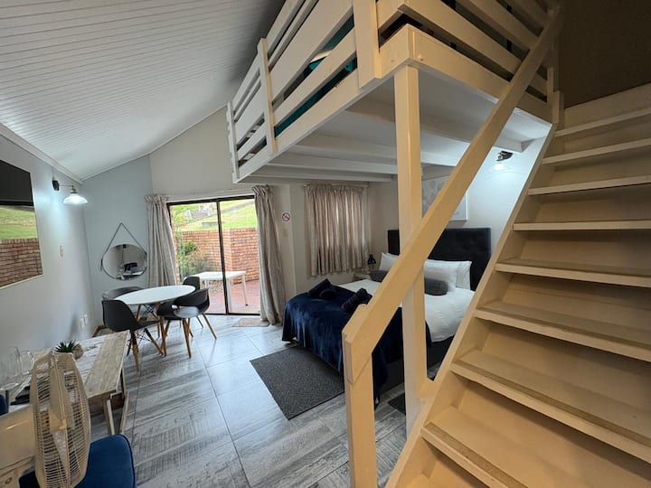 Enjoy A Clarens Getaway In A Quiet, Safe Area! - Clarens