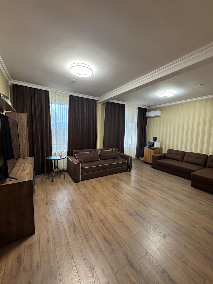 Унікальні двокімнатні апартаменти класу ЛЮКС - Карпати