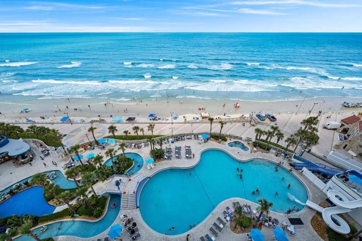 2 Bedroom Daytona Beach Ocean Walk - Daytona Beach, FL