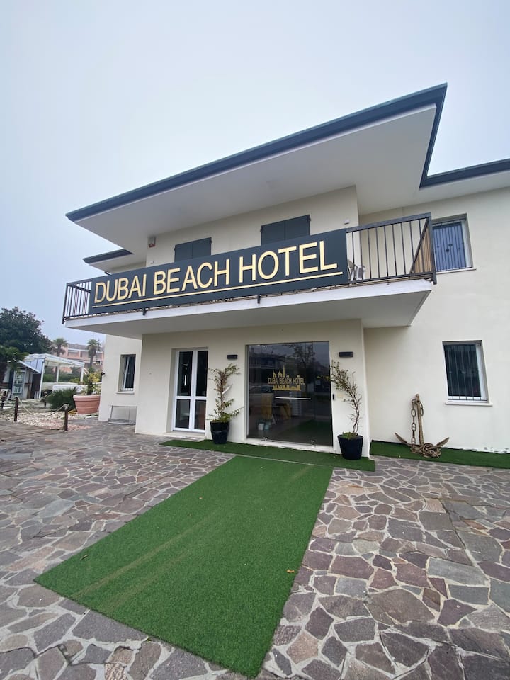 Dubai Beach Hotel - Comacchio