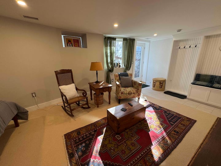 Quiet Comfort, Walkable, Newly Renovated - Cambridge, MA