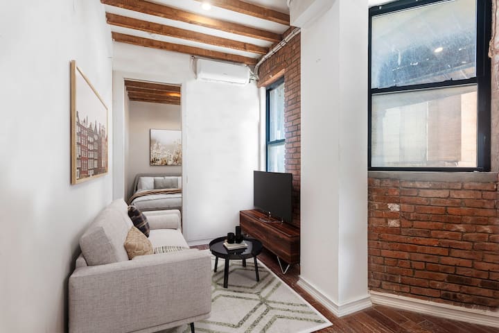 Chic Les 2 Bedroom Apartment - Queens, NY